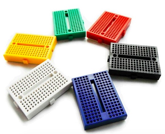 HR0245 170 point breadboard with slot